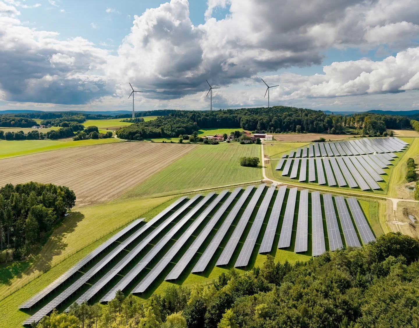 Ny solpark i Bayern kopplas ihop med vindkraft för stabil elproduktion ...